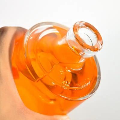 Cina Bottiglie di vino rosso e alcool di vetro con sughero 750 ml personalizzate in vendita