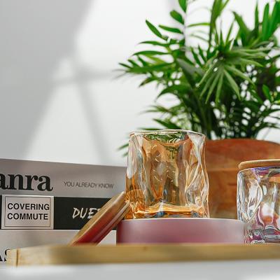 Cina Lussureggiante a sfera 250ml 8oz Conti di candele di vetro trasparente a ghiaccio rotondo con coperchio in vendita