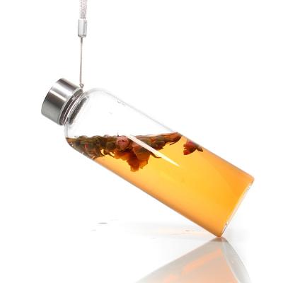 Cina Bottiglie d'acqua in vetro trasparente da 500 ml a 750 ml a 1000 ml con coperchio e copertura in vendita
