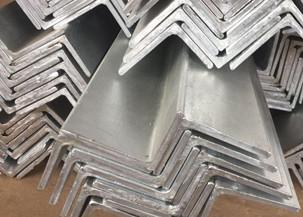 Cina Colonne galvanizzate immerse calde delle travi di acciaio di SS400 Q345B in vendita