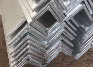 Cina Colonne galvanizzate immerse calde delle travi di acciaio di SS400 Q345B in vendita