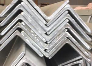 Cina Colonne galvanizzate immerse calde delle travi di acciaio di SS400 Q345B in vendita
