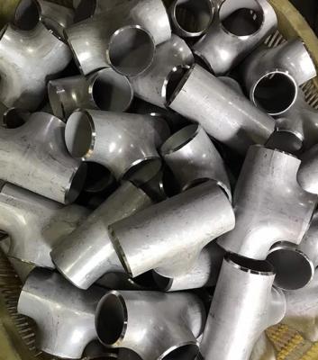Cina Raccordo a T inossidabile Asme B16.9 Dn10-Dn600 dell'acciaio 2205 duplex senza cuciture o saldato in vendita