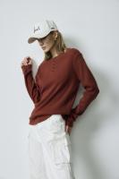China Rust Brown Ribbed Basic Tops Henley Neck Top White Cargo Pants Set for sale