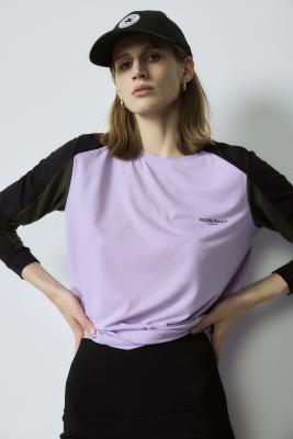 China Custom Color Basic Tops Block Oversized Raglan Sleeve Tee Lilac Black Casual Top for sale