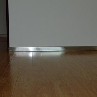 China Brushed Finish Silver Stainless Steel Angle U Shape Trim 201 304 316 Wall Frame Ceiling for sale