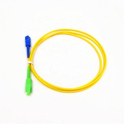 Cina SC / UPC to SC / APC singlemode simplex fiber optic drop cable patchcord customized color in vendita