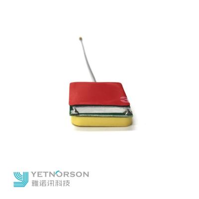 Cina 28±3dBi Guadagno GPS interno Glonass Beidou Cremic Antenna per sistema di navigazione auto in vendita
