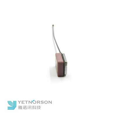 Cina 28±3dBi Guadagno GPS interno Glonass Beidou Cremic Antenna per sistema di navigazione auto in vendita