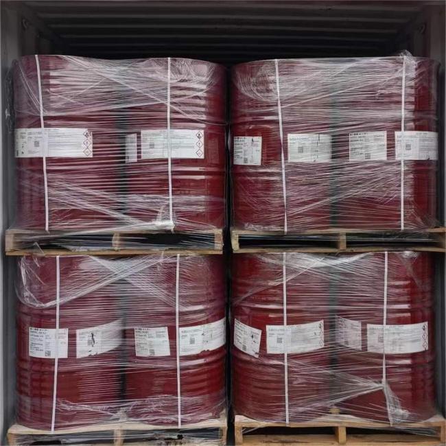 Korea Polymeric Mdi M-200 for Rigid Foam Insulation for Refrigerator, Sandwich Panel, Pipe, Spray, Wood Imitation an So on
