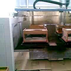 Cina Attrezzatura automatica di verniciatura a spruzzo di 5 assi che ricambia per il legno in vendita