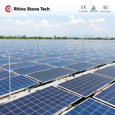 Cina Pannelli fotovoltaici per impianti solari Macchina per la pulizia robotizzata dei moduli fotovoltaici Robot per la pulizia dei pannelli solari con alimentazione a batteria al litio in vendita