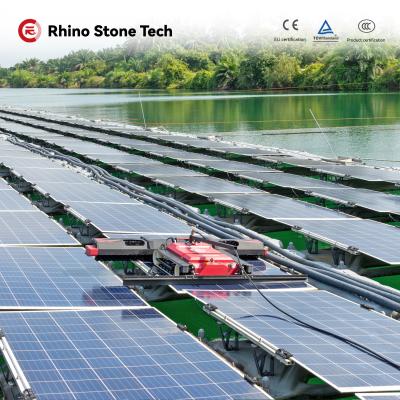 Cina Pannelli fotovoltaici per impianti solari Macchina per la pulizia robotizzata dei moduli fotovoltaici Robot per la pulizia dei pannelli solari con alimentazione a batteria al litio in vendita