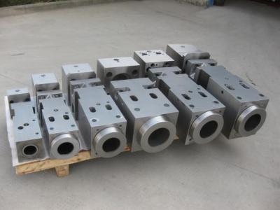 China Graafwerktuig Hammer Parts Front Head Back Head For NTK1750 SB151 Te koop