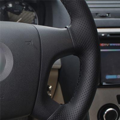 Cina Skoda Fabia 2005-2010 OCTAVIA Coperchio del volante in pelle artificiale nera su misura in vendita