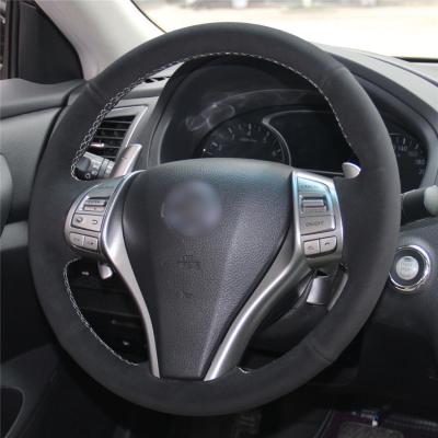 中国 デザインは,Nissan Pulsar 2015 2016 2017 2018用の黒色スウェード革のステアリングホイールのカバー 販売のため