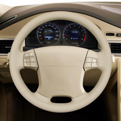 China Auto-accessoires Handsteek Echt leer stuurwiel deksel voor Volvo S80 XC70 V70 2006 2007 2008 2009 Te koop