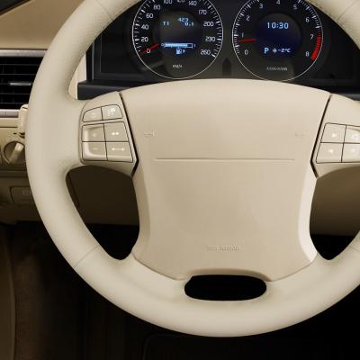 China Auto-accessoires Handsteek Echt leer stuurwiel deksel voor Volvo S80 XC70 V70 2006 2007 2008 2009 Te koop