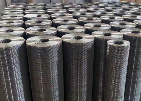 Quality Hot Dipped Galvanized Welded Wire Mesh Mesh Size 1/4"X1/4" Width 0.5m 2m With for sale
