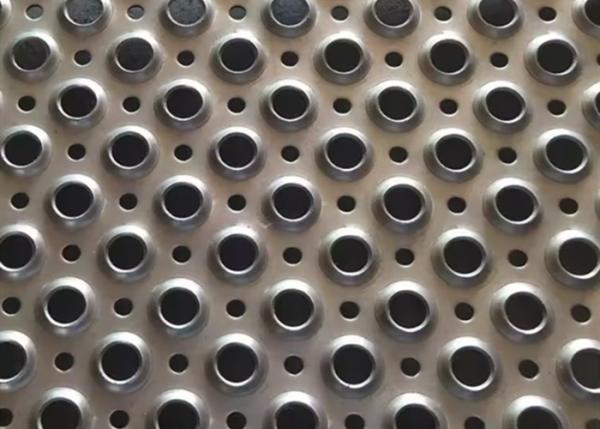 Quality Customized Anti Skid Metal Plate Crocodile Mouth Shape 20mm-80mm Channel Height for sale
