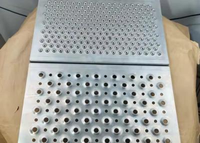 Cina 304 Acciaio inossidabile Griglia metallica perforata resistente alle intemperie Forma di buco rotondo in vendita