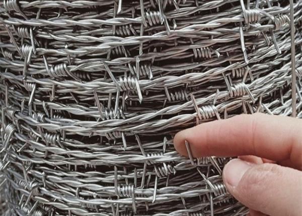 Quality Galvanized Barbed Wire Farm Fencing Single Twist And Three Twist Weaving 7.5cm for sale