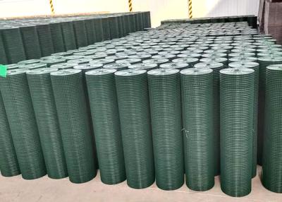 China Retalhos de fios de ferro soldados revestidos em PVC com buraco quadrado para cercas à venda