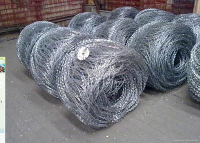China Anti Rust Razor Blade Fencing Spiral Barbed Wire Fence 450mm - 960mm Diameter for sale