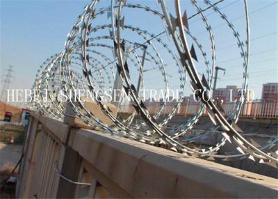 China CBT65 Stainless Steel Razor Barbed Wire , 2.5mm Razor Blade Wire For Railway for sale