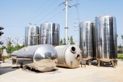 China Área de 300 metros quadrados necessária para a máquina de pirólise de pneus e plásticos para combustível de óleo à venda