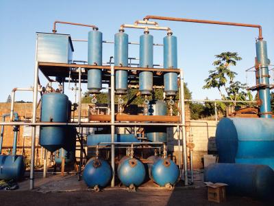 China Área de 300 metros quadrados necessária para a máquina de pirólise de pneus e plásticos para combustível de óleo à venda
