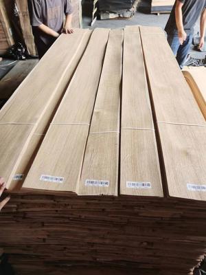 中国 ヨーロッパへの厚く0.55mmのヨーロッパのホワイト オークのベニヤのドアAの等級 販売のため