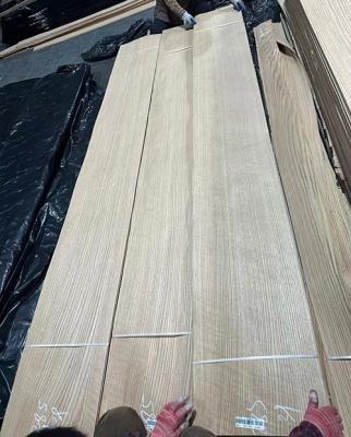 China OEM Red Oak Wood Veneer, Meubelen, Door Panel AAA Grade Breedte 41cm Te koop