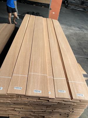 Cina La quercia rossa segata quarto impiallaccia l'impiallacciatura di legno del battente 0.5mm un grado in vendita