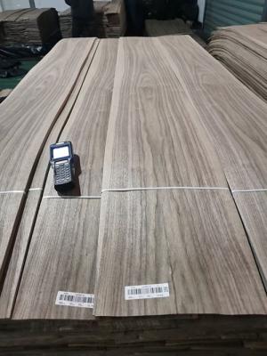 Cina La noce nera americana dell'umidità di 12% impiallaccia il colore scuro 0.45mm spessi in vendita