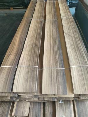 Cina Impiallacciatura europea affumicata di legno dell'eucalyptus di medium per compensato operato in vendita