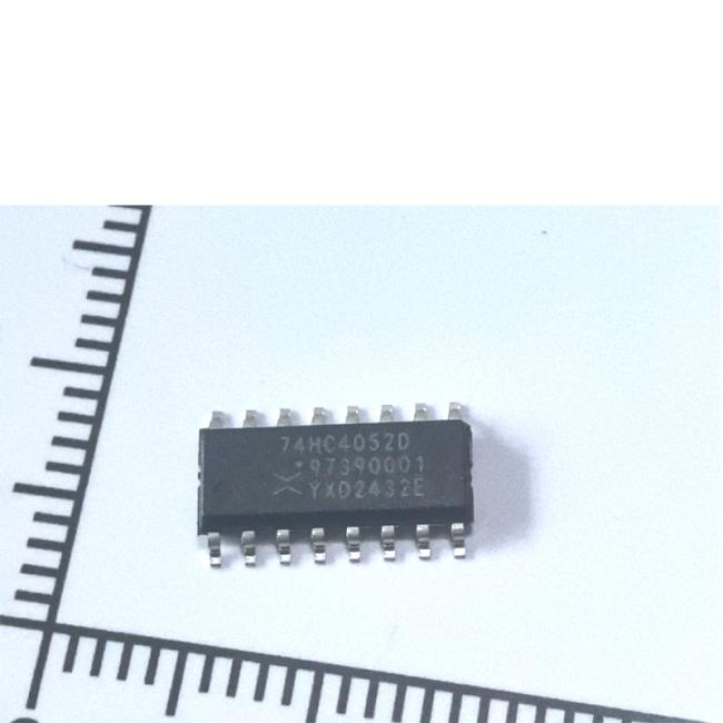 74HC4052D Multiplexer Demultiplexer IC side view