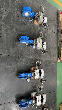 Cina Gli attuatori rotanti pneumatici serie AT a doppia azione (DA) e ritorno a molla (SR) controllano la valvola a farfalla o la valvola a sfera in vendita