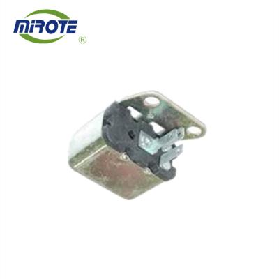 China Relé leve automotivo plástico preto para o relé velho 2480982 de Chevrolet Buick CAD 1116980 1116920 12339252 1115811 à venda