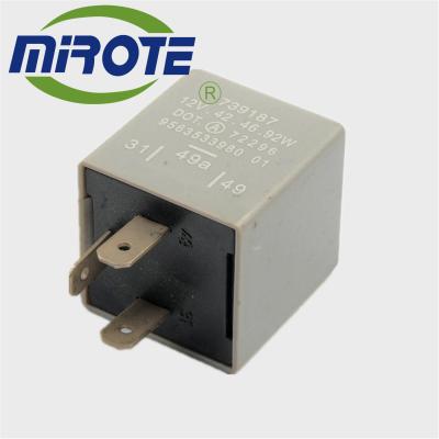 Cina 12v copertura di plastica elettronica del lampeggiatore 12V/24V 3P del relè 739187 automobilistici generali in vendita