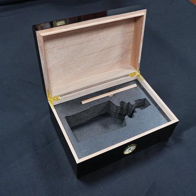 China Luxury Wine Box Packaging Black Magnetic Wine Gift Box Customized for sale