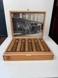 China Rigid Luxury Cigar Box Custom Cigar Case Box Durable 30X20X10cm for sale