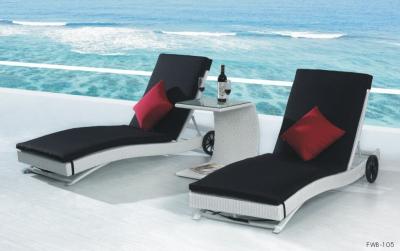 China Popular garden sun lounger rattan chaise lounge for sale