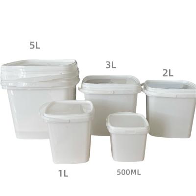 China 1L Square Plastic Bucket with Lid Manufactured Easy-Opening Food Storage Container for sale