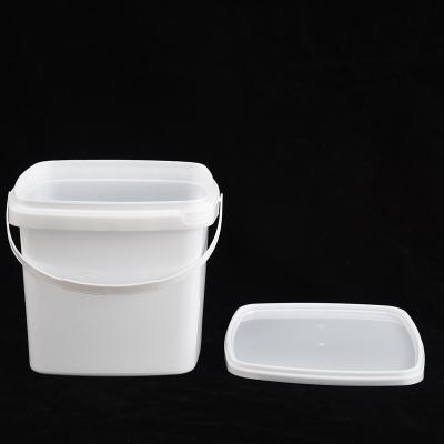 China 1L Square Plastic Bucket with Lid Manufactured Easy-Opening Food Storage Container for sale