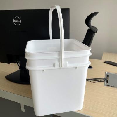 China 3L 4L 10L PP baldes de plástico quadrado com tampa para personalização de grau de alimentos personalizado à venda