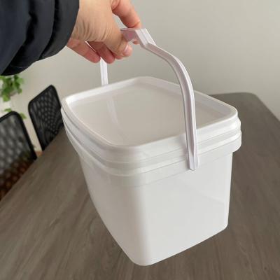 China 4L 5L 6L 8L Square Plastic Buckets With Handle Square or Round Round or Square Bucket for sale