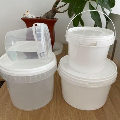 China Competitieve witte ronde plastic emmer met een dikte van 2,0 mm en gratis monster inbegrepen Te koop