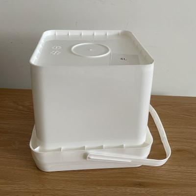 Cina GAP/ISO/FDA Certified Square Bucket 2L/4L/5L/6L/10L/18/20L PP Plastic Bucket con manico in vendita