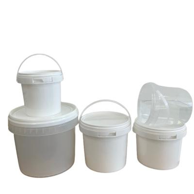 Cina Botti di plastica di qualità alimentare trasparenti bianchi da 1L 2L 5L con coperchio e maniglia in vendita